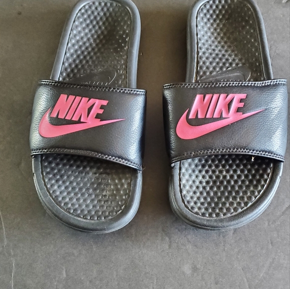 Nike | Shoes | Nike Benassi Slides Blackvivid Pink Womens 7 Eucgreat ...